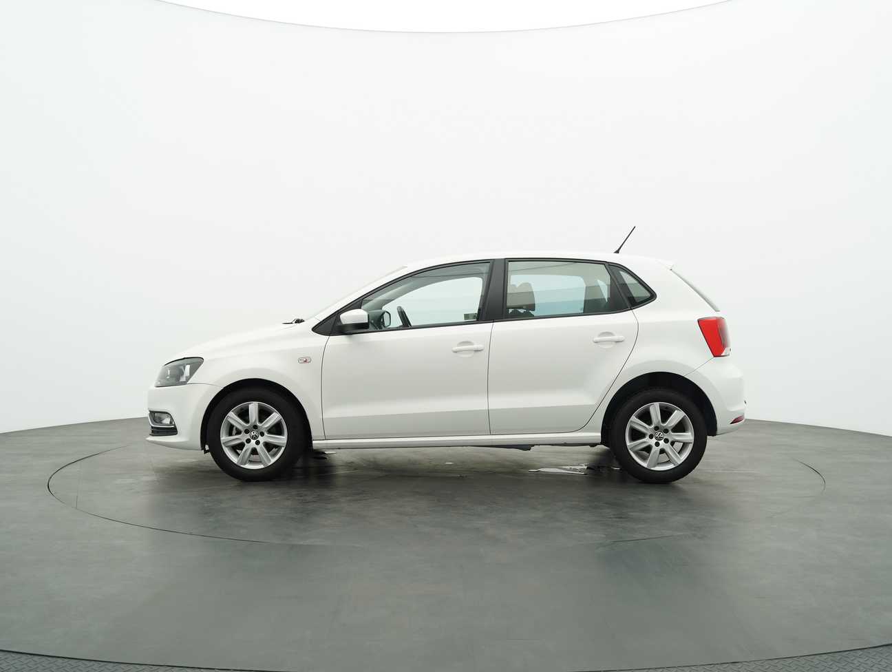 Buy used 2016 Volkswagen POLO HATCHBACK 1.6 – Carsome.my