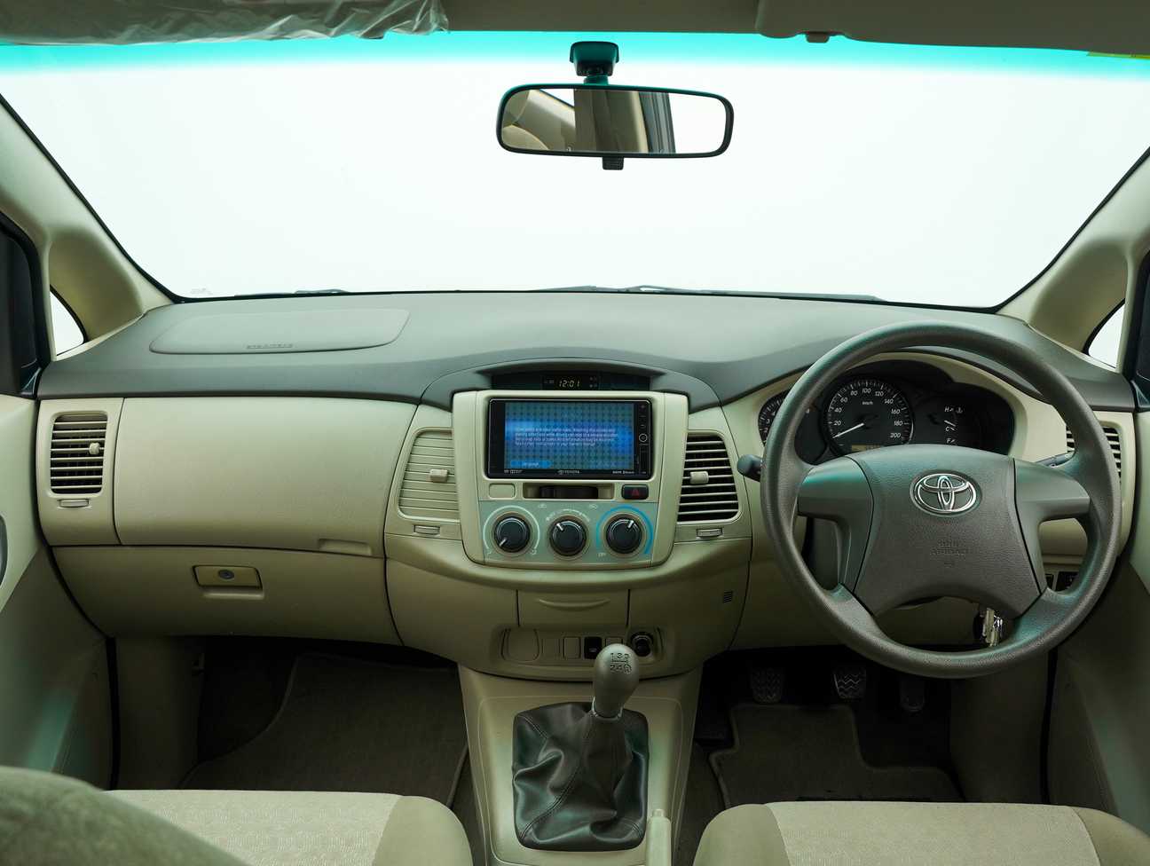Buy used 2015 Toyota INNOVA E 2.0 – Carsome.my