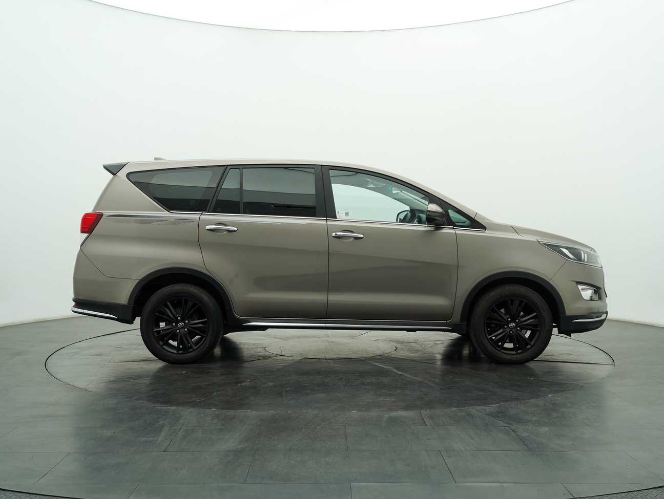 Buy used 2018 Toyota Innova X 2.0 – Carsome.my