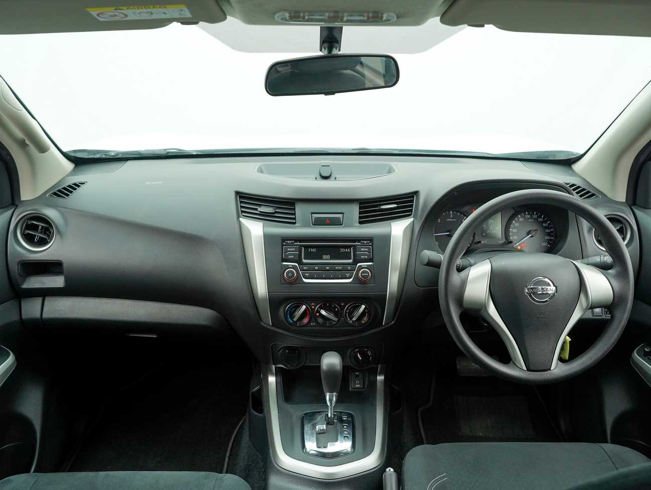 Buy used 2019 Nissan Navara NP300 SE Dual Cab 2.5 – Carsome.my