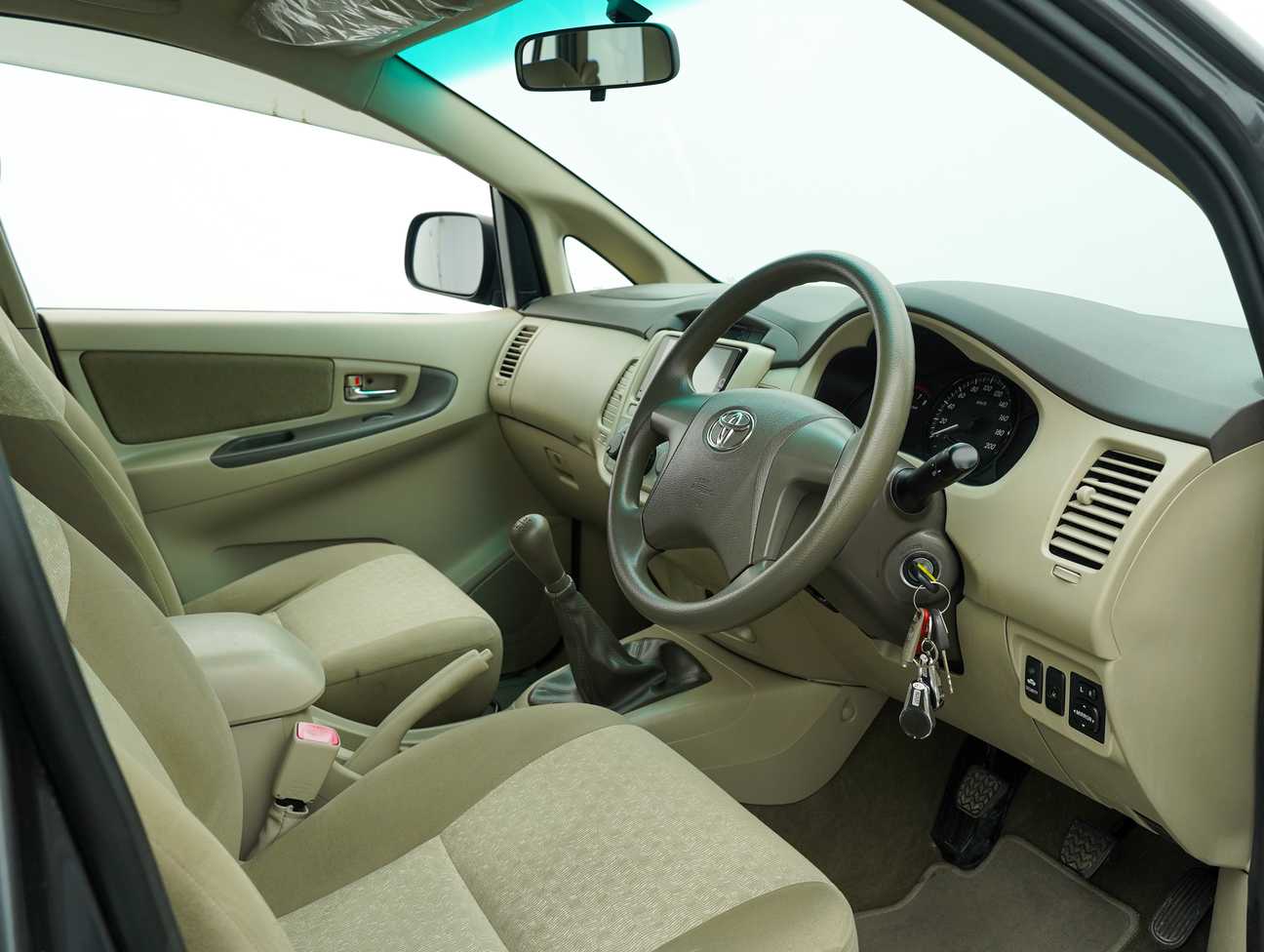 Buy used 2015 Toyota INNOVA E 2.0 – Carsome.my