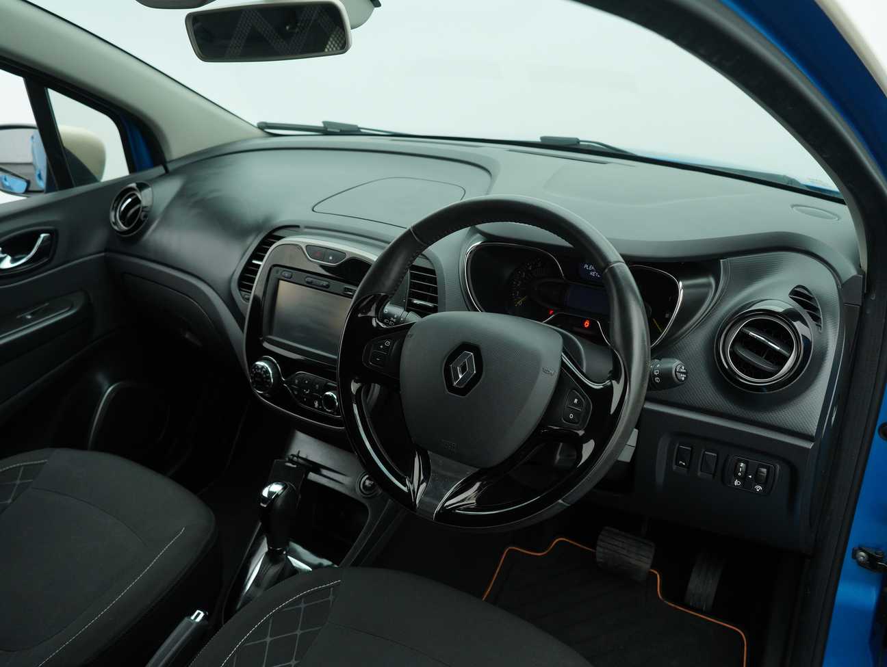Buy used 2015 Renault Captur 1.2 – Carsome.my