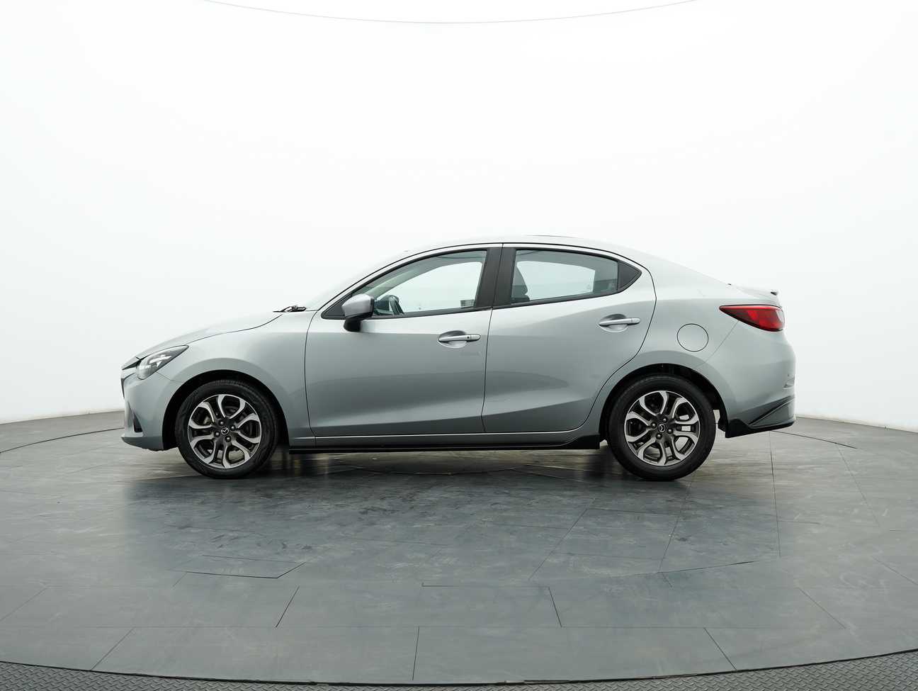 Buy used 2015 Mazda 2 SKYACTIV-G 1.5 – Carsome.my