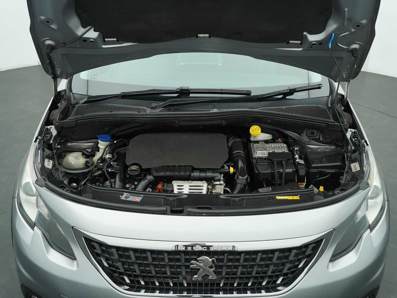 Buy used 2018 Peugeot 2008 PureTech 1.2 – Carsome.my