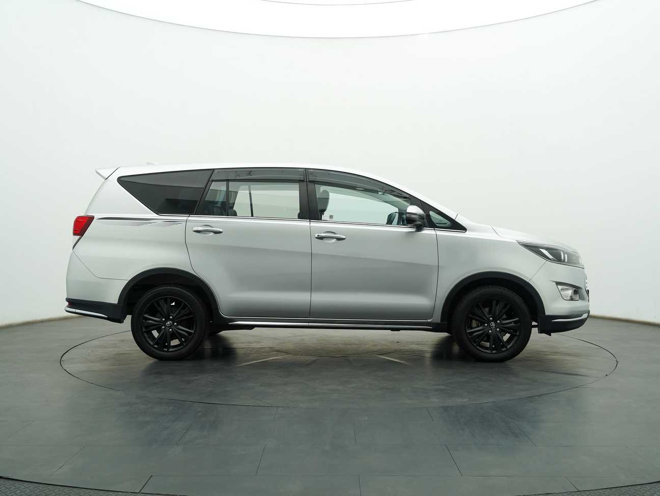 Buy used 2018 Toyota Innova X 2.0 – Carsome.my